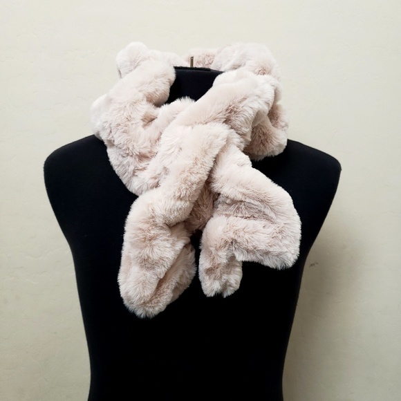 Alex Max | Accessories | Alex Max Neck Warmer | Poshmark